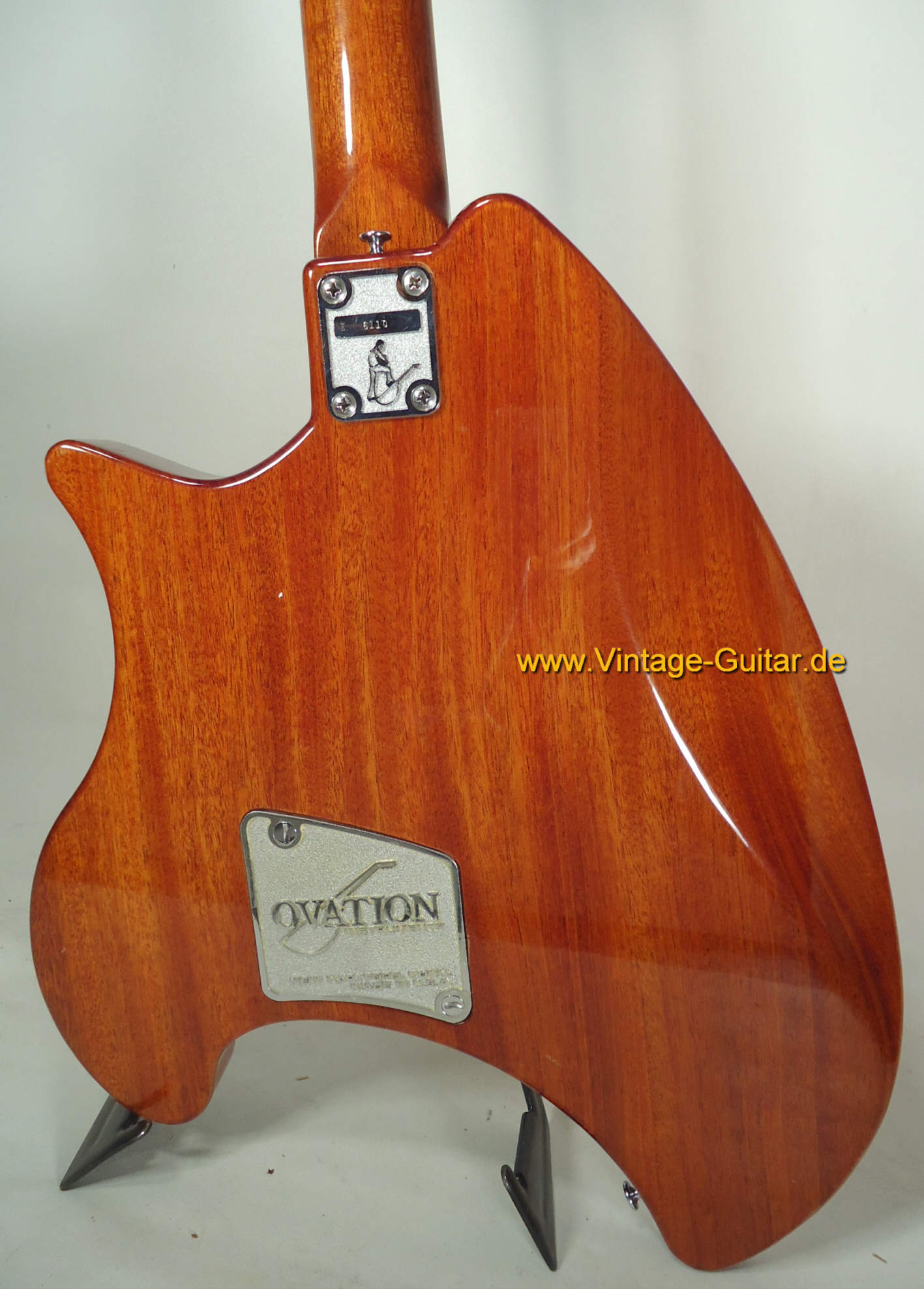 Ovation Deacon Model 1252
