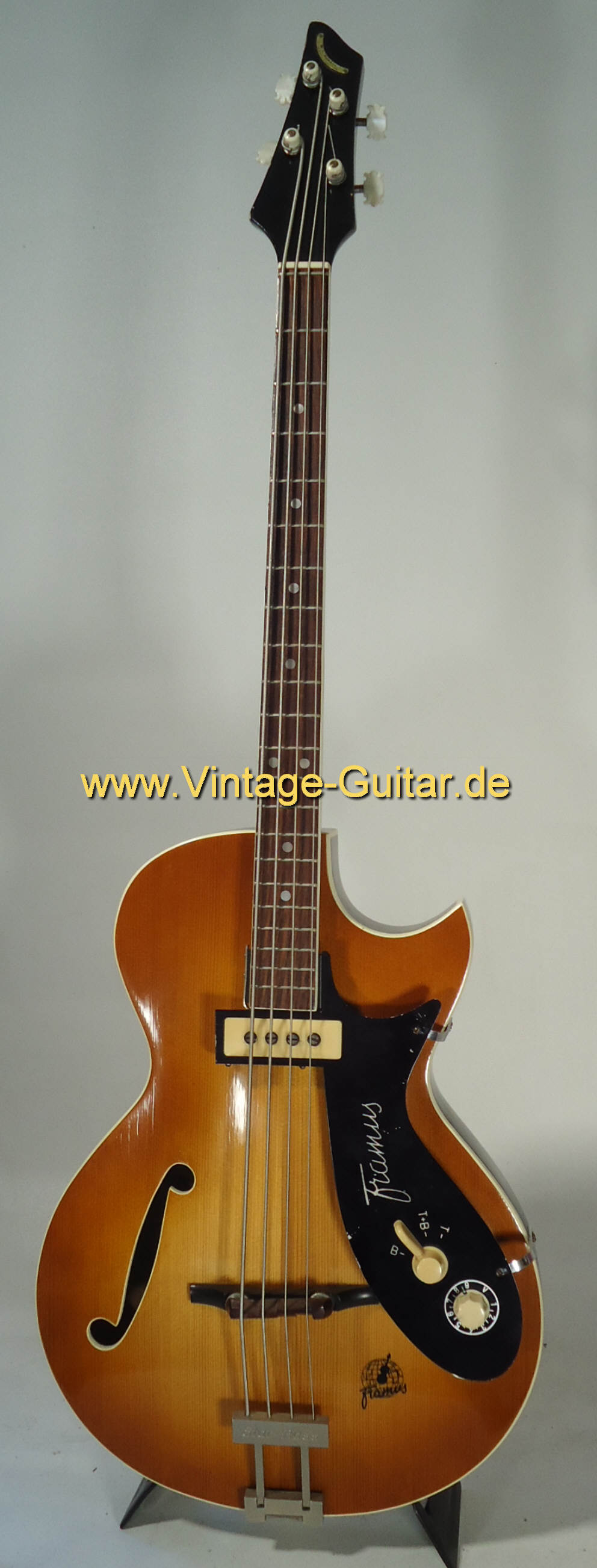 img/vintage/237/Framus Star Bass a.jpg