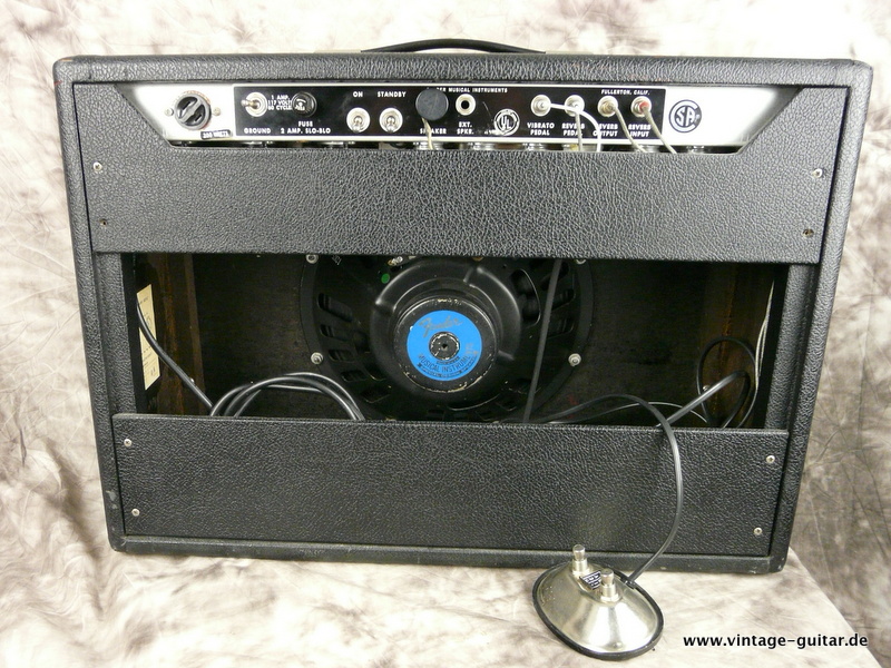 FENDER Deluxe Reverb