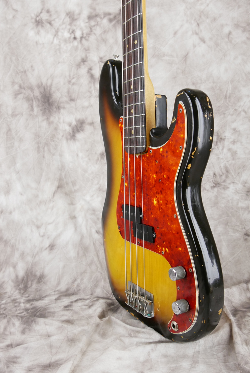 FENDER Precision Bass