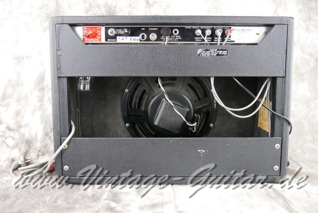 FENDER Deluxe Reverb