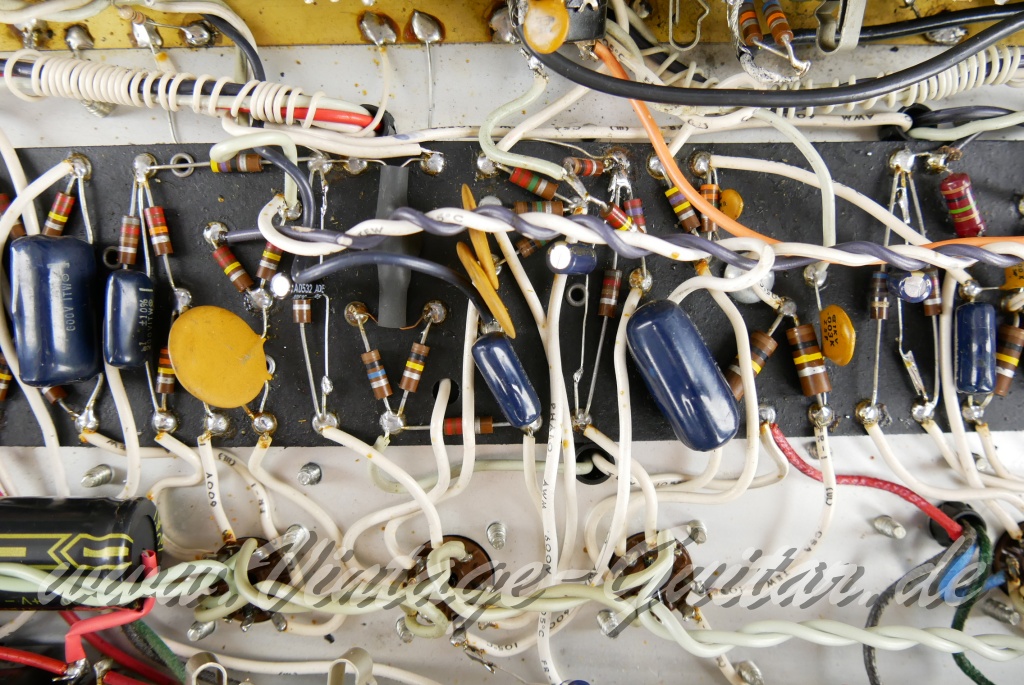 FENDER Deluxe Reverb