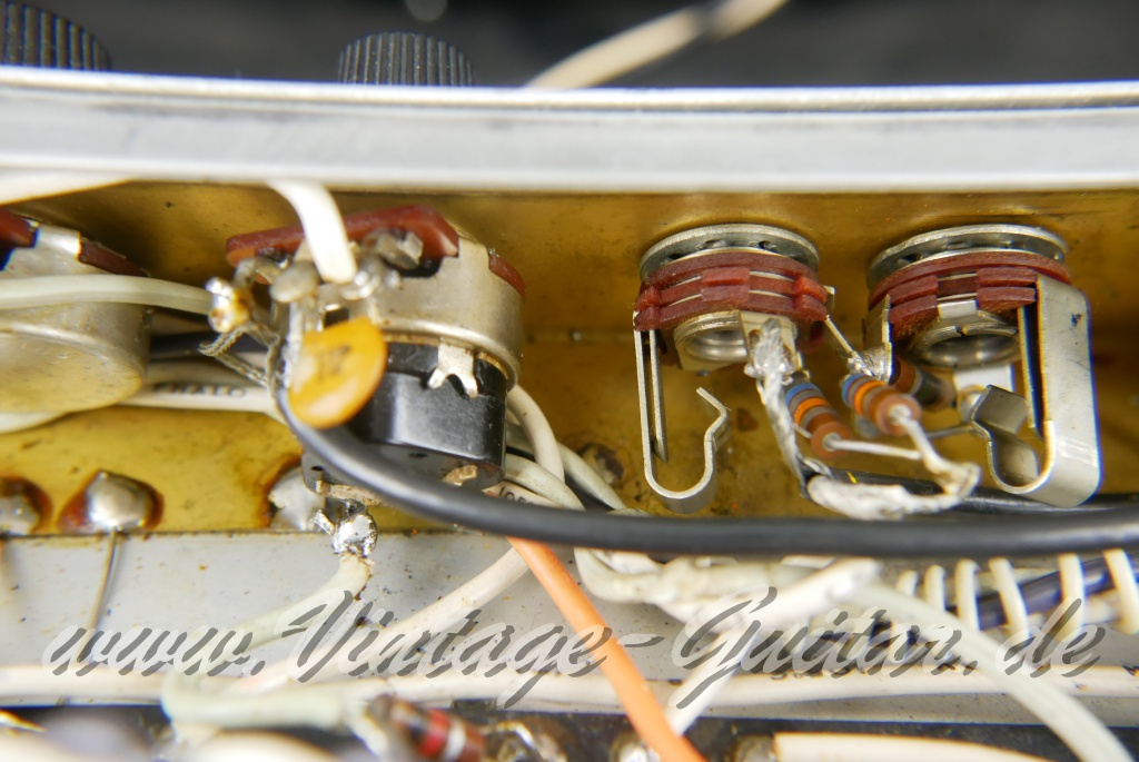 FENDER Deluxe Reverb