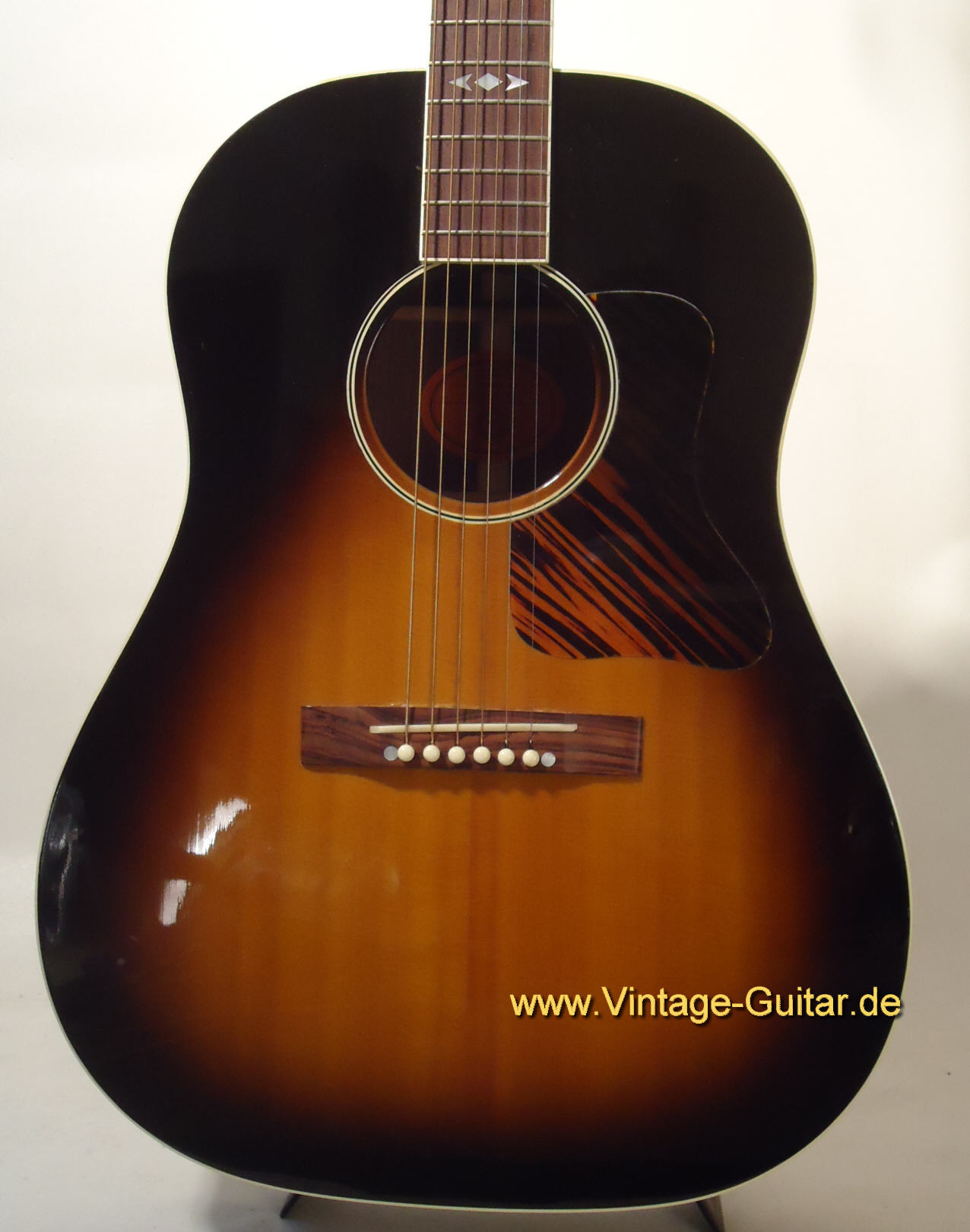 Gibson Advance Jumbo Acoustic guitar