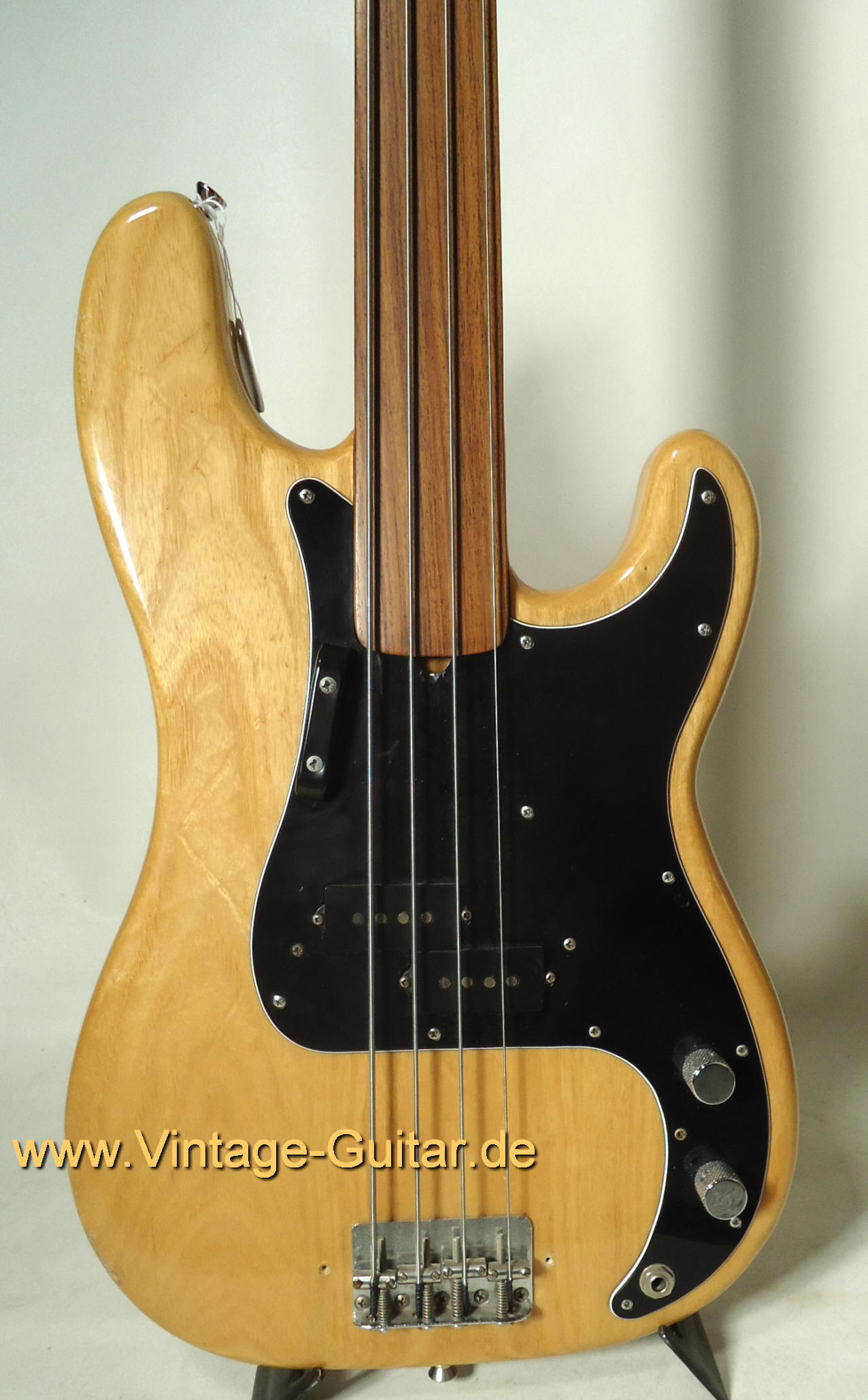 FENDER Precision Bass Fretless